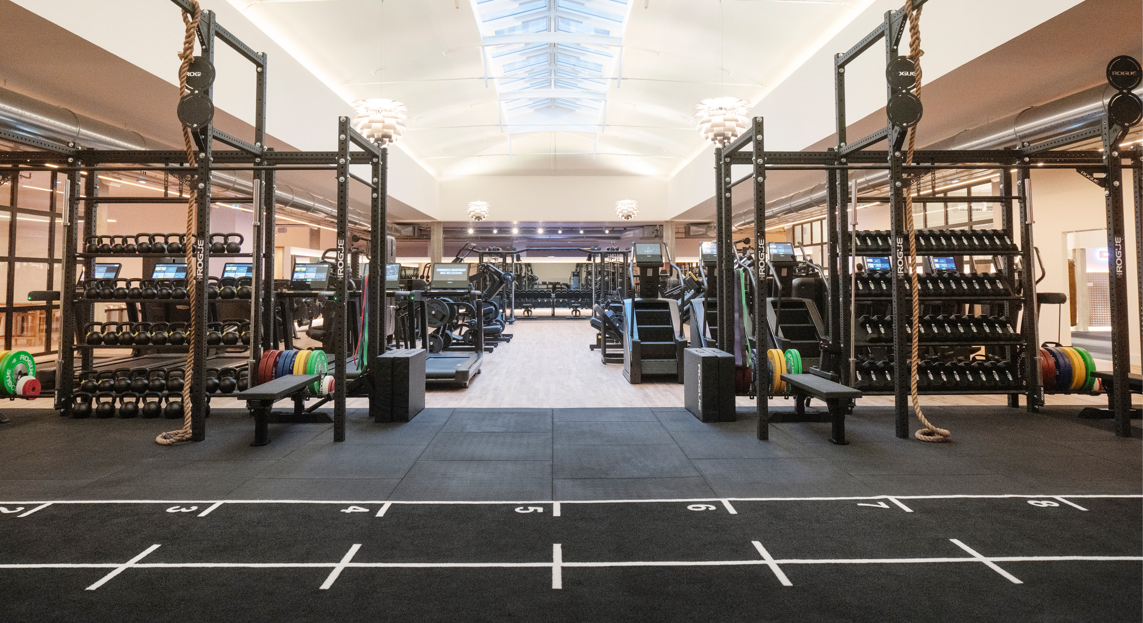 Front de Seine - Plateau Cardio et musculation - Équipement Technogym